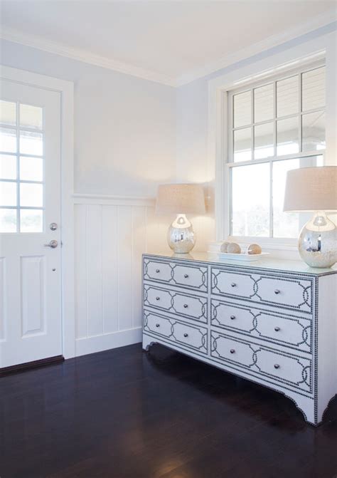 Benjamin Moore Iced Cube Silver 2121 50