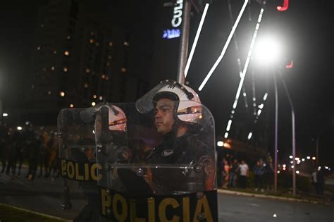 Policía De Brasil Lanza Gran Operación Contra Bolsonaristas