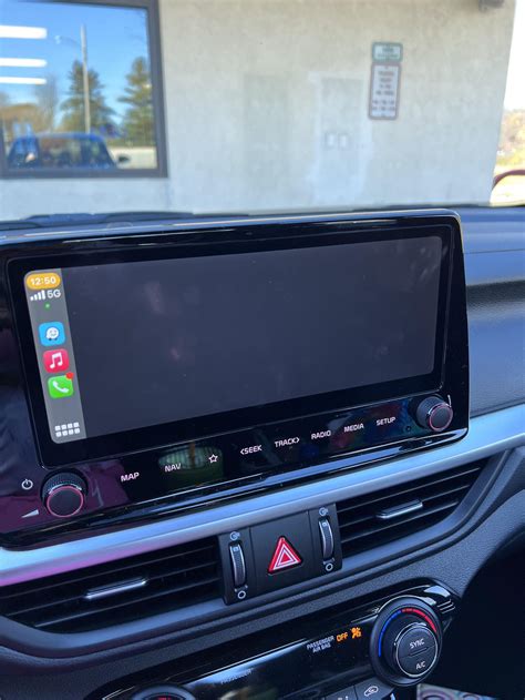 Google Maps And Waze Broken After Apple Update CarPlay Is Better Than