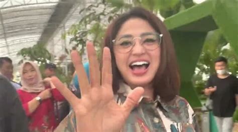 Bercerai Dewi Perssik Buka Bukaan Pernah Beri Angga Wijaya Rp1 Miliar