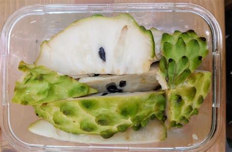 話題の台湾フルーツ・アテモヤ初体験、食べ方や味の感想をシェア