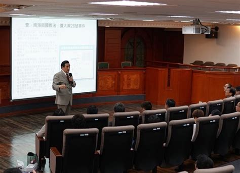 歡迎光臨東吳大學 東吳大學嚴家淦法學講座馬英九教授 暢談「三海（南海、東海、台海）和平與國際法」