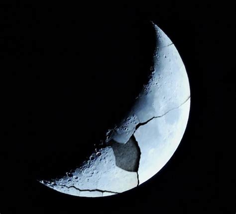 Premium Photo Moon Of Broken Dreams