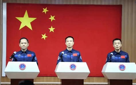57岁少将重返太空 任务 飞行 神舟