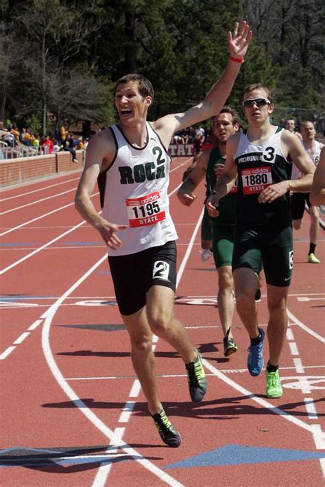 Relays Produce 12 Psac Qualifiers Jewel Runs Fastest Time Among Ncaa