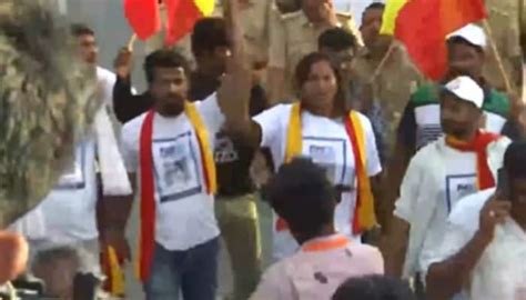 Bharat Jodo Yatra Karnataka Cops Detain Congress Party Workers For