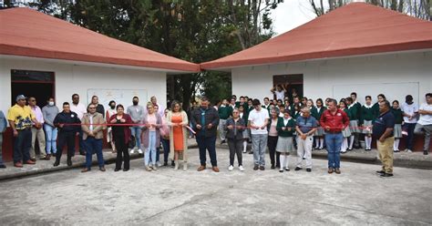 Marcela Velázquez entrega obra de rehabilitación en escuela de San