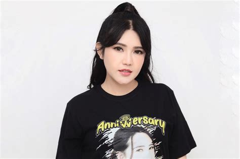 5 Artis Tanah Air Yang Pingsan Di Atas Panggung Ketika Tampil Okezone