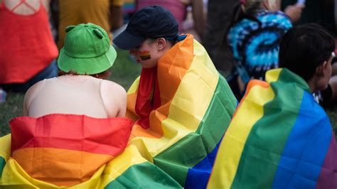 Uniós biztos az LMBTI közösség elleni gyűlöletbűncselekmények száma nő 24 hu