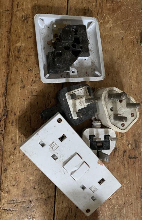 Do You Throw Plugs And Sockets In With Sheering Or Sell Them Separately