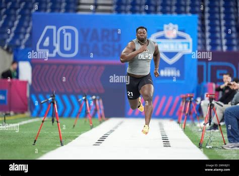 Clemson Defensive Lineman Ruke Orhorhoro Runs The 40 Yard Dash At The