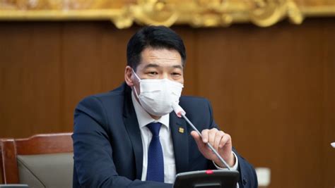 С ЭНХБОЛД Улаанбаатар хотод томуугийн 1925 ор дэлгэснээс 1093 орон дээр өвчтөн хэвтэн эмчлүүлж