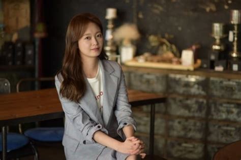 Jun So Min Clarifies Dating And Couple Bracelet Rumors With Lee Kwang