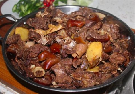 中国吃狗肉的传统在我们的餐桌上历来不缺乏狗的身影 凤凰网