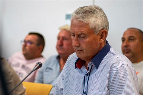 Общинският съвет в Мездра прие Бюджет 2023 снимки