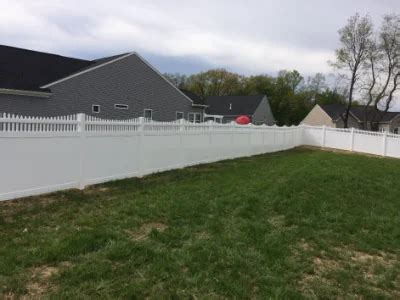 Showtech Garden PVC Privacy Fencing 6x8 Privacy Fence With Scalloped