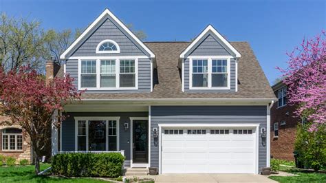 Cape Cod Home Gets Makeover With Gorgeous Hardie Siding