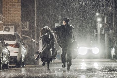 Wi Ha Joon And Jung Ryeo Won Get Caught In The Rain On The Midnight