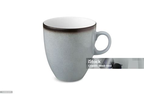 흰색 배경에 고립 된 음료를위한 파란색 초라한 차 컵과 접시 세라믹 커피 컵이나 머그잔 클로즈업 모의 클래식 도자기 기구 0명에 대한 스톡 사진 및 기타 이미지 Istock