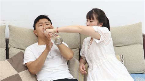 新婚第二天妻子故意灌醉丈夫，丈夫假装喝醉，结局感动 Youtube