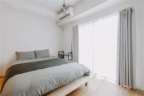 シンプルで眠れる寝室を作るには？レイアウトのポイントと、おすすめアイテムまとめました Goodroom Journal