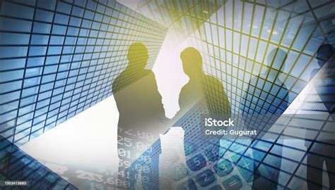 무역 주식 시장 및 비즈니스 리더 팀 실루엣 컨셉은 예술 작품 디자인을위한 푸른 도시 배경에 이중 노출 3d 렌더링 추상적인에 대한 스톡 사진 및 기타 이미지 Istock