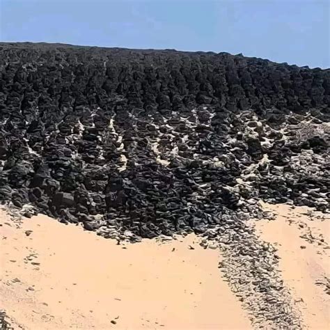 قصص رعب جبل المرصوص يعتبر اغرب جبل في مصر و عمره 180
