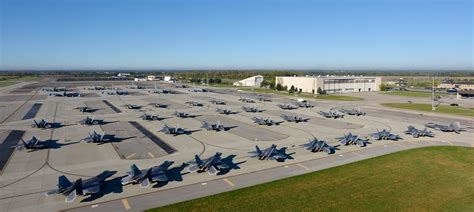 32 F 22 Raptors Moved To Rickenbacker Air National Guard Base To Escape