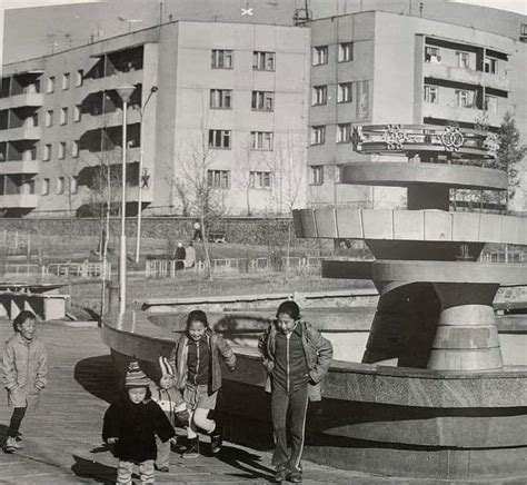 Эрдэнэтийн Хүүхэд насандаа хүн бүхэн жаргалтай 😘😍 хэн хэн байна таньдаг хүн чинь мөн үү 😊