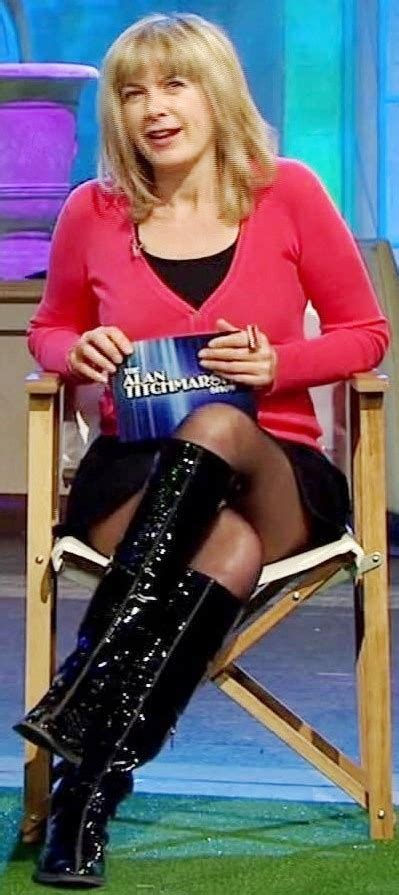Penny Smith Sexy Croisement De Jambes Encollantées Et Bottes