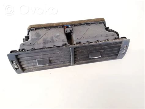 8e0820951h Audi A4 S4 B7 8e 8h Grille Daération Centrale 11 50 € Ovoko