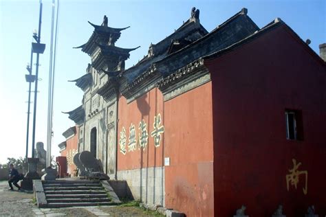 巢湖岸边有一座古寺少见的朱红色墙体寺庙知道的游客不多