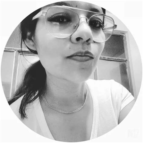 Tracy Tracy Garnica • Threads Say More