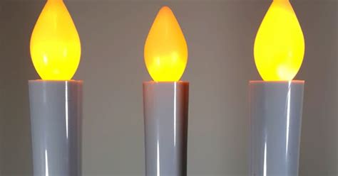 Lilin Paskah Menggunakan Lilin Elektrik