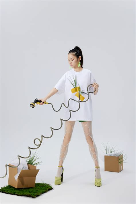 《一个城市人》之拔草种草响亮画面 站酷zcool