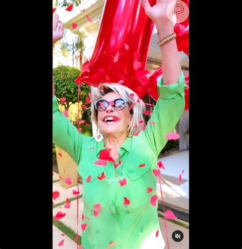 Foto Ana Maria Braga fez festa para comemorar os 13 milhões de