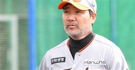 첫 경기 승리 한용덕 감독 신인 투수들 강타선 무난하게 막아줬다