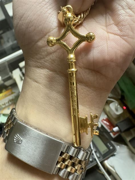 Sharing my personalized Eren’s Key in 18K Gold Pendant : r/attackontitan