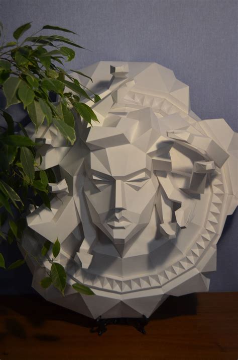 Papercraft 3d Medusa Gorgona On The Shield Pepakura Pdf Etsy México