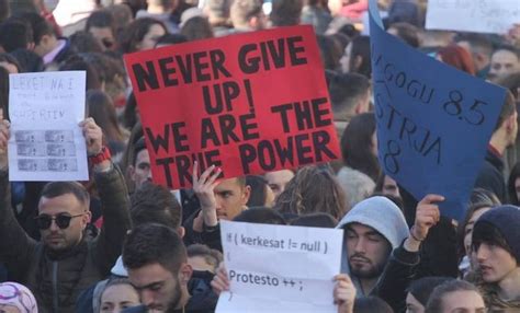 Studentët afat qeverisë Deri të martën ose protesta më masive e historis Orikumi News