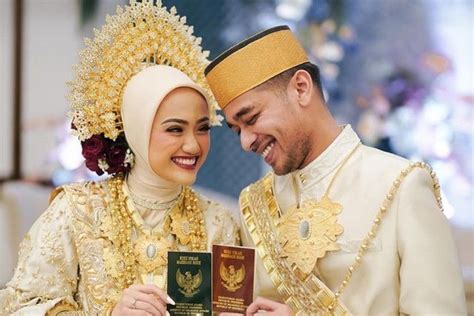 9 Potret Pernikahan Wafda Saifan And Dokter Kental Adat Bugis
