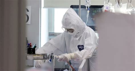 코로나 간호사들이 버려진다환자 줄자 휴직·사직 압박