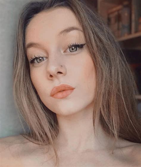 Ester Expósito Películas Biografía Y Listas En Mubi