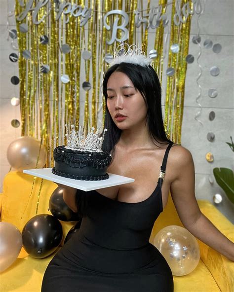 Ssunbiki Full Maxim Catwalk And Photoshoot Rssunbiki