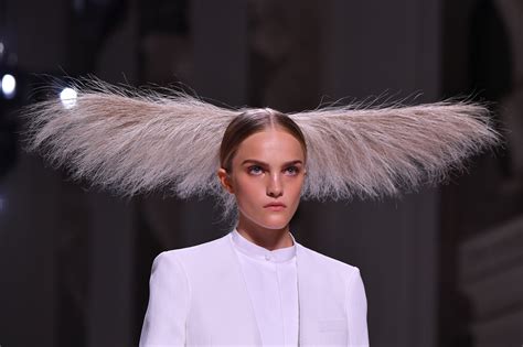 Радикалното благородство на Givenchy
