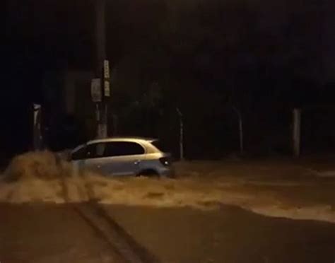 Chuva Causa Estragos Em Itapeva Fm Cristal 935 Mhz Todo Mundo Curte