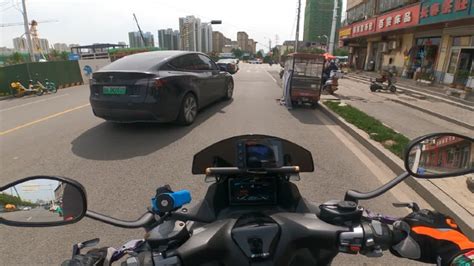 摩托车防御性驾驶，你能防住几个 Youtube
