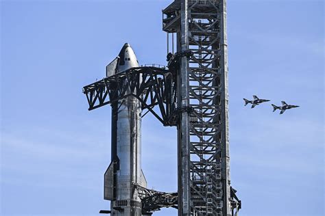 Spacex And Blue Origin Must Investigate This Weeks Big Rocket Tests