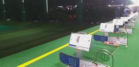 천연잔디 최상급 퍼팅장 골프연습장의 명문 프라자골프클럽 봄 풍경 골프 스코어 줄이는 핵심은 퍼팅실전과 동일한 환경에서 연습 일산의 명문 골프 연습장 프라자