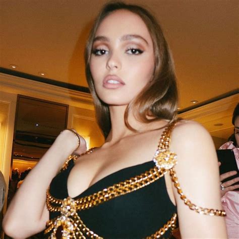 How To Do Your Makeup Like Lily Rose Depp Tutorial